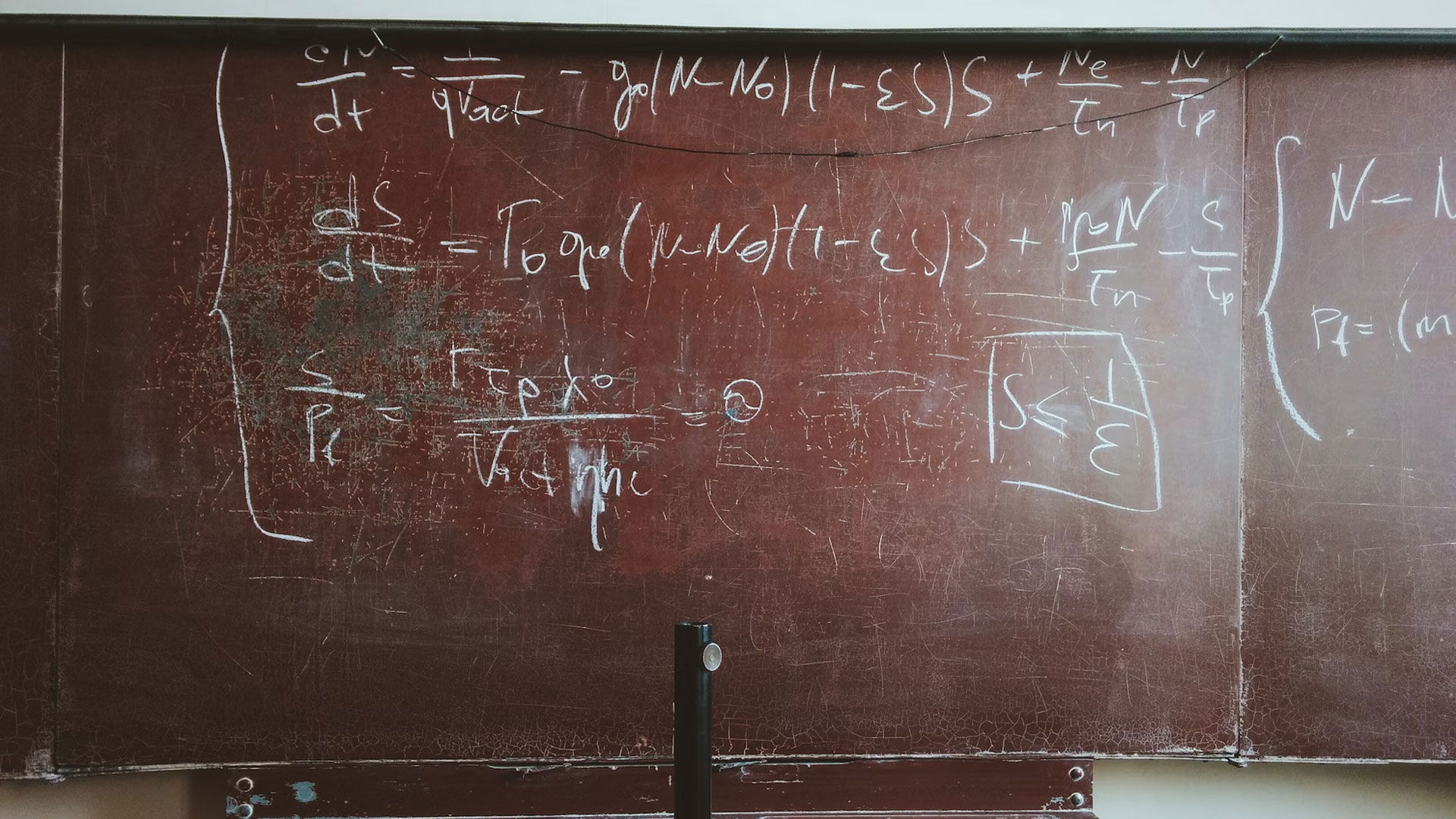 12 Best Classroom Zoom Backgrounds for Virtual Class - Techozu